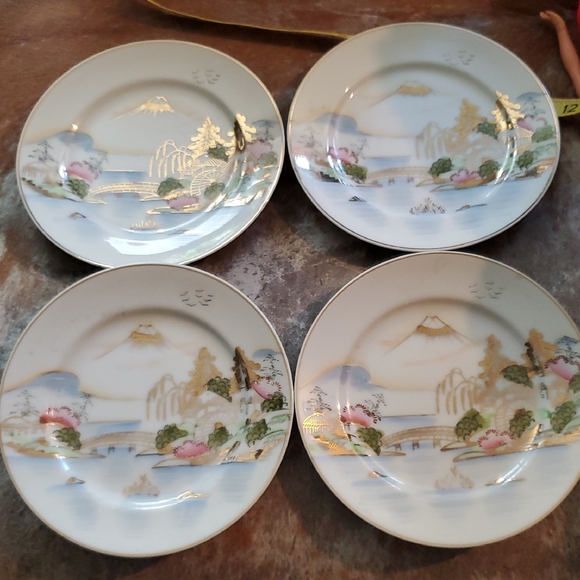 Dining | Kutani China Hand Painted Made In Japan Waterwheel Gold Plates ...